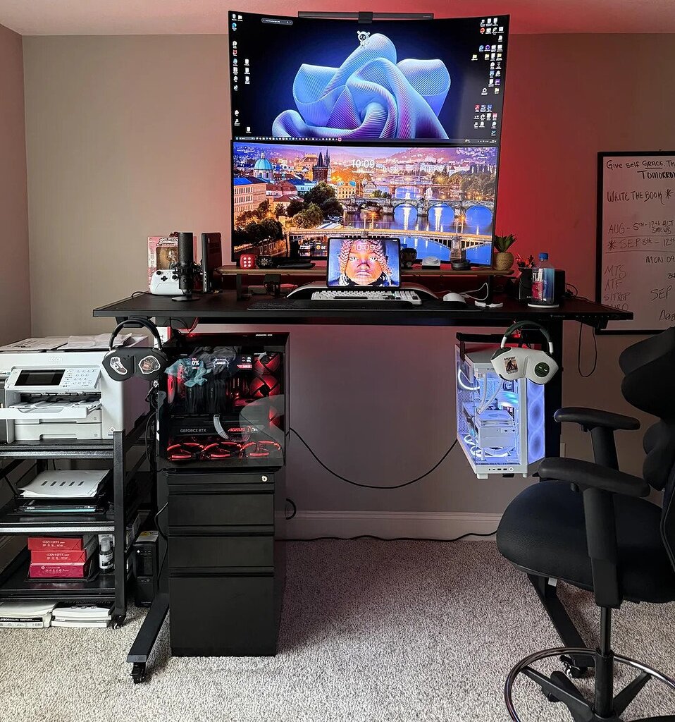 saw this pc setup in the wild. this is CRAZY - PC Building - Newegg ...