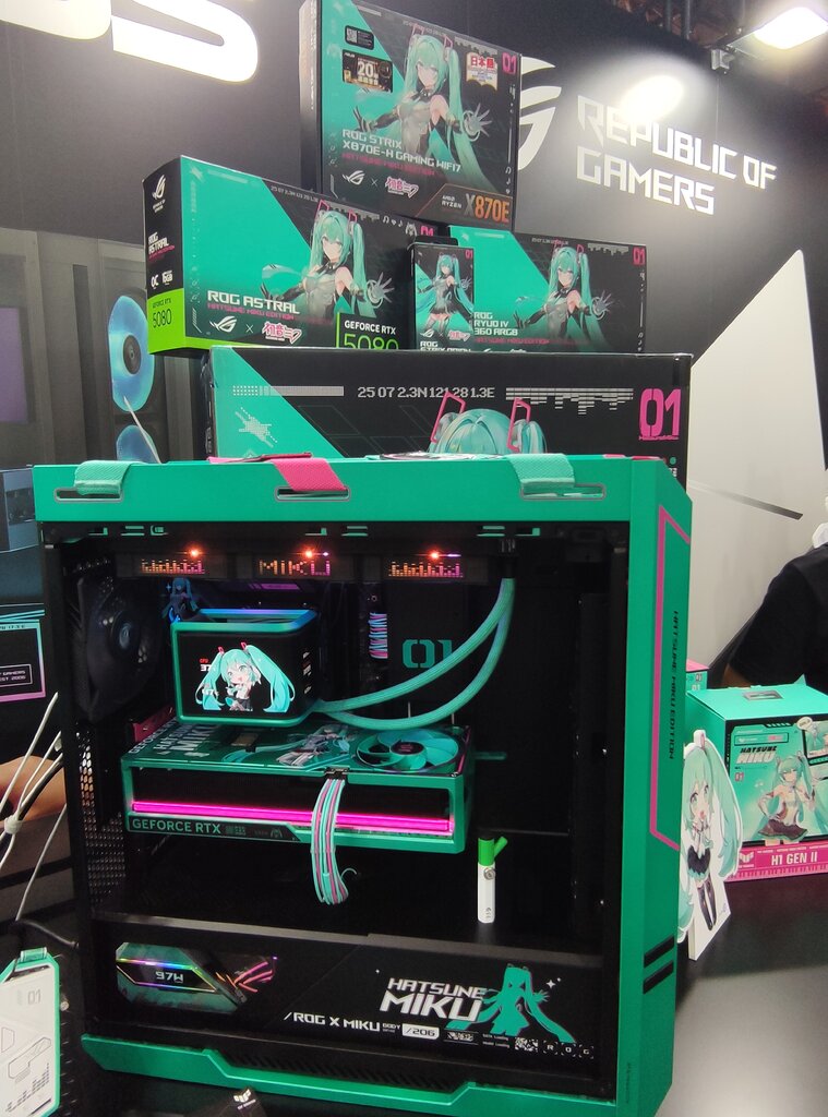Who else is completely in love with this setup? - PC Building - Newegg ...